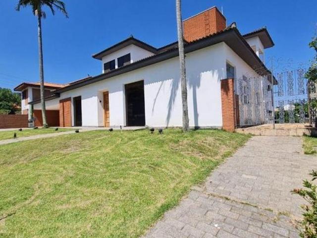 Residência Imponente no Residencial Alphaville 5