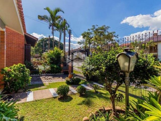 Residência impecável | 4 dormitórios | Excelente localização e alto padrão de conforto