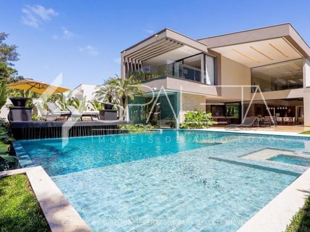 Residência incrível com arquitetura moderna à venda em Riviera de São Lourenço