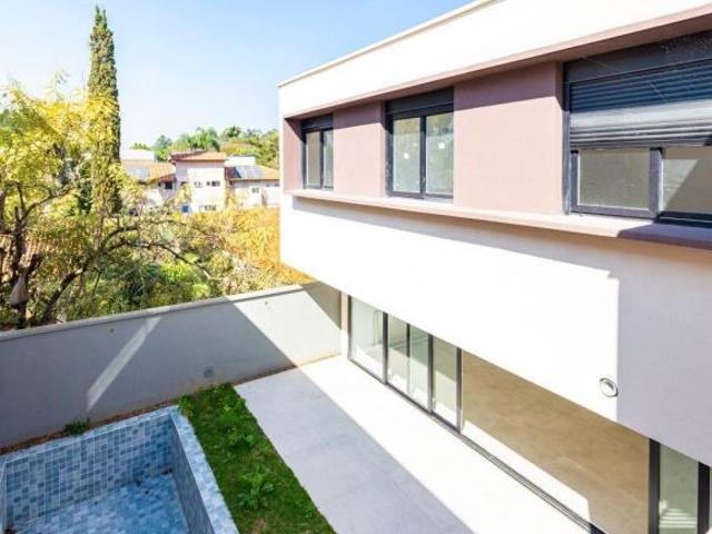 Residência Premium com Rooftop e 4 Vagas / Casa de Alto Padrão no Condomínio Garda