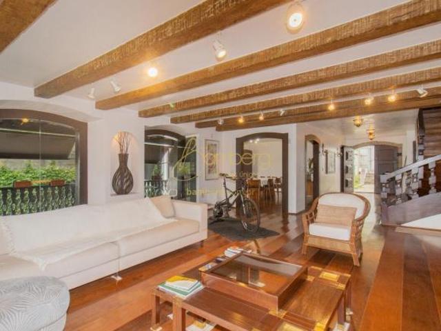 Residência Quadruplex com 4 Suítes à Venda no Morumbi