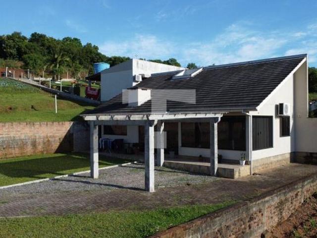 RESIDÊNCIA/ QUIOSQUE