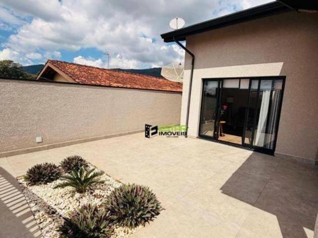 Residência Térrea de Alto Padrão com Vista para a Pedra | Projeto Moderno e Espaço Gourmet | Atibaia