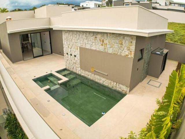 Residência Térrea de Luxo no Condomínio Helvétia Park Indaiatuba/SP: 4 Suítes, 2 Salas, 6 Vagas de