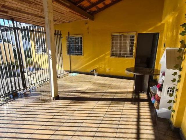 Residência térrea em condomínio fechado no Boqueirão 02 quartos