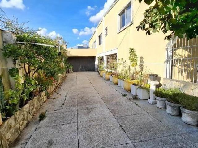 Residência, terreno COM 03 MORADIAS, no Água Verde em Curitiba pr