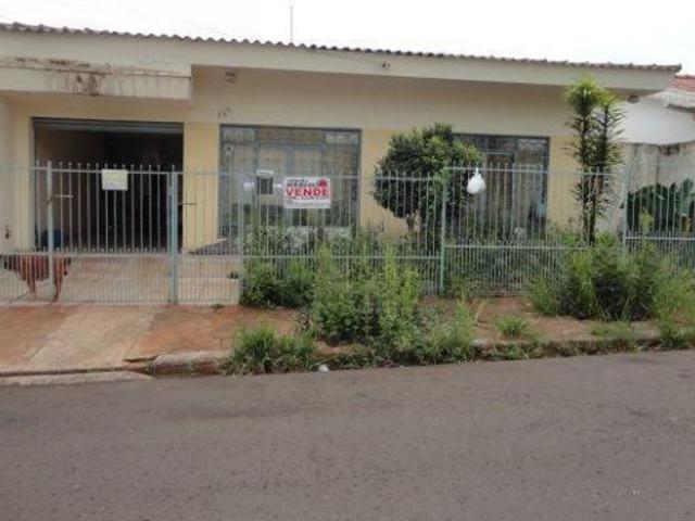 Residencia terreno inteiro com área do terreno 300 m², com casa com 03 quartos sala, cozinha, bwc so