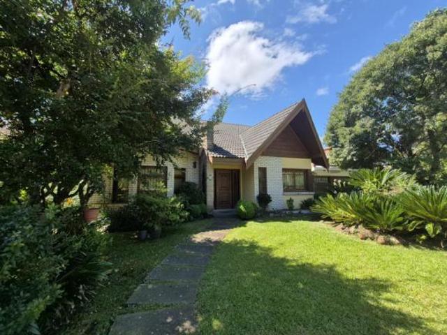 Residência 5 dormitórios Bairro Vila Suzana