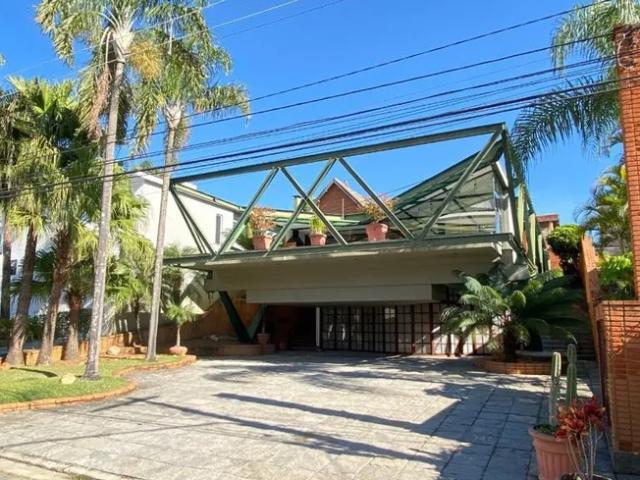 Residencial 2 em Alphaville, com 361 m2 e 3 suites. Com vista incrível. Oportunidade