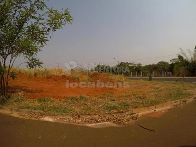 Residencial Vila Madalena de esquina com 244m²
