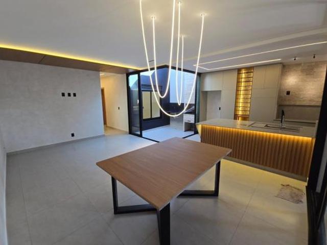 Residencial Villa Verde Casa Nova e Térrea com 3 dormitórios, 2 banheiros e 2 vagas cobertas
