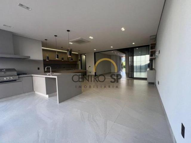 Residencial Villaggio III, Casa para venda com 350 m² e 4 suítes