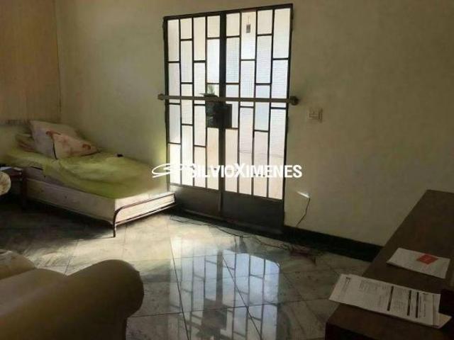 Residencial › Casa no Sagrada Família com 300,00 M², 3 quartos e 3 vagas para Venda
