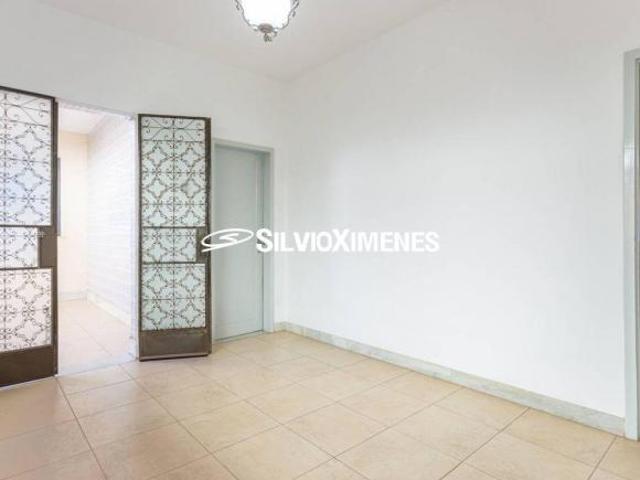 Residencial › Casa no Santa Efigênia com 390,00 M², 4 quartos e 10 vagas para Venda