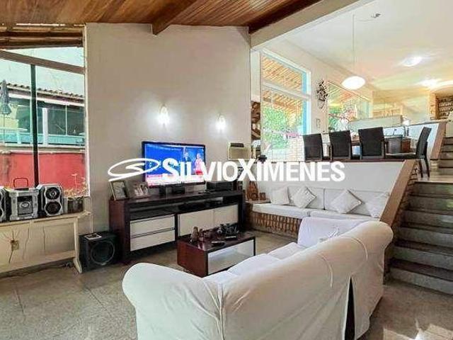 Residencial › Casa no Santa Lúcia com 550,00 M², 5 quartos e 5 vagas para Venda