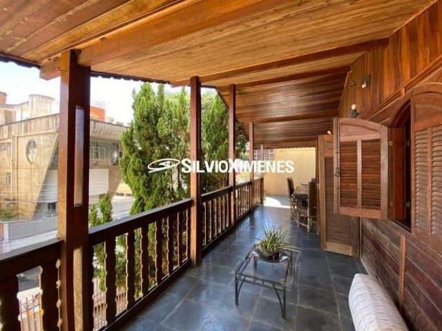 Residencial › Casa no Santa Lúcia com 210,00 M², 3 quartos e 3 vagas para Venda