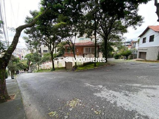 Residencial › Casa no Vila Paris com 580,00 M², 4 quartos e 4 vagas para Venda