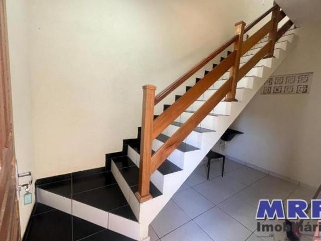 Residencial com 4 apartamentos á venda em Ubatuba na praia da Enseada. 70 metros da praia
