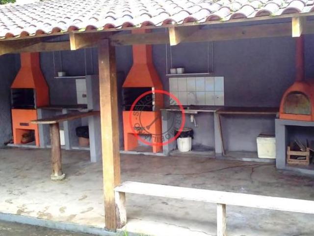 RESIDENCIAL COM 8 CASAS EM CAMBURY
