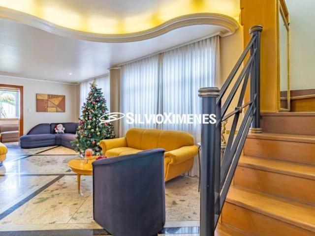 Residencial › Cobertura no Sagrada Família com 260,00 M², 3 quartos e 2 vagas para Venda