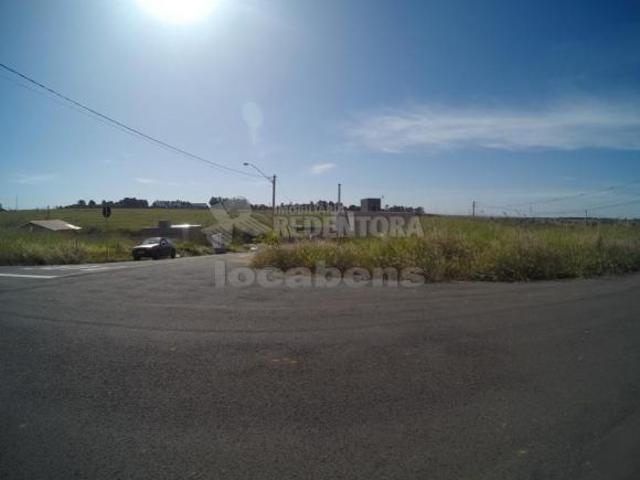 Residencial Colina Azul lote de esquina com 206m²