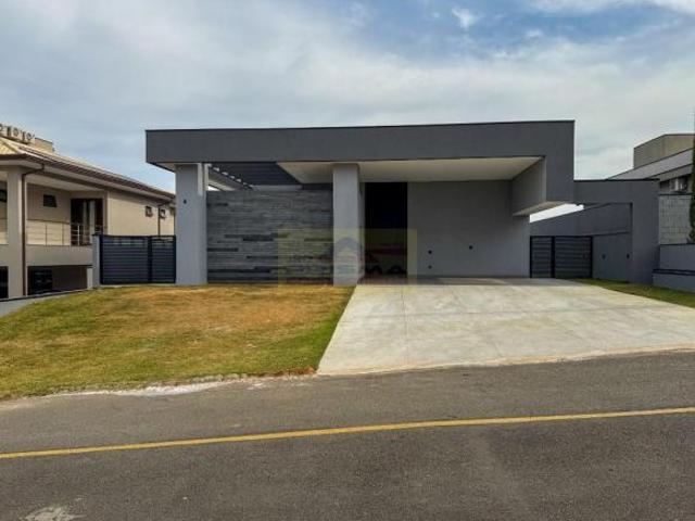 Residencial dos Lagos: Casa em Condomínio de Luxo em Itupeva SP com 4 Suítes e 390m² de Área