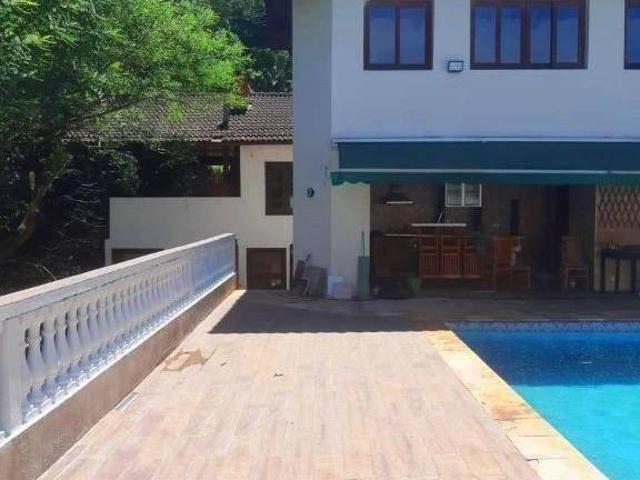 Residencial Euroville Casa com 05 suítes e área de lazer!