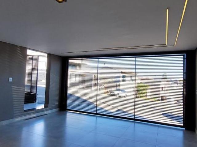 Residencial Monreale Sobrado com 3 dormitórios e 2 vagas. Diferenciada!