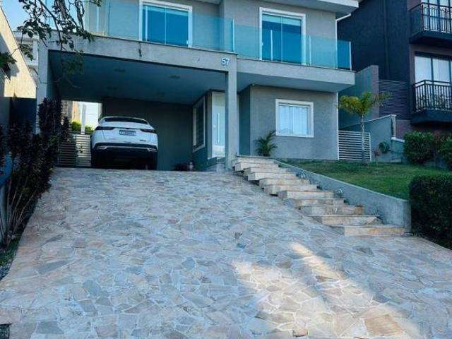 Residencial New Ville, Santana de Paranaíba/SP Casa à Venda 210 m2