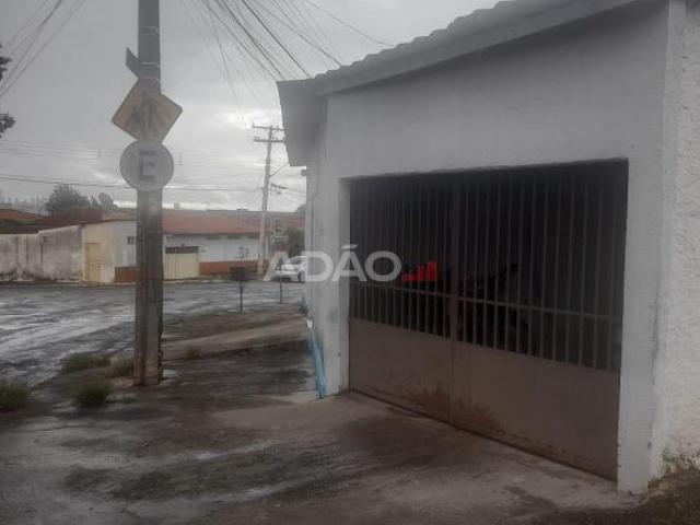 Residencial ou Casa de Bairro Casa de Rua com 6 Quarto s por R$ 420000.00 no setor Jardim das Aroei