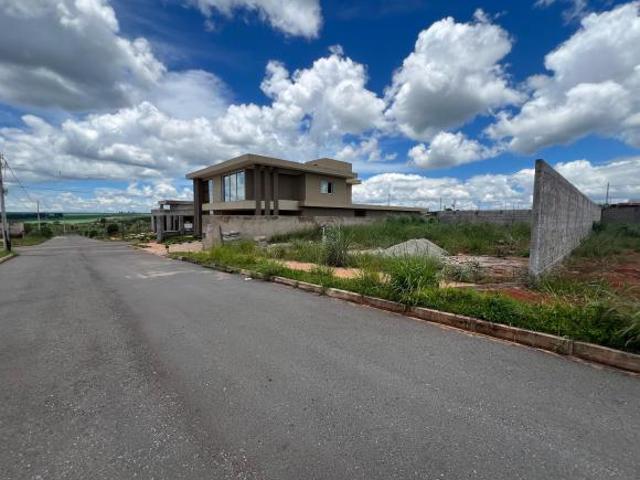 RESIDENCIAL PARQUE VIVÁ ESCRITURADO LOTE PLANO E MURADO