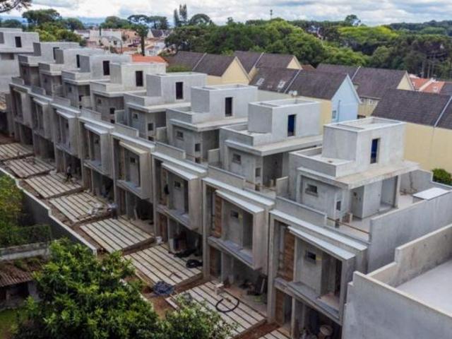 Residencial Ravello – Triplex Premium no Xaxim: 179 m², 2 Suítes, Rooftop e Vista Deslumbrante
