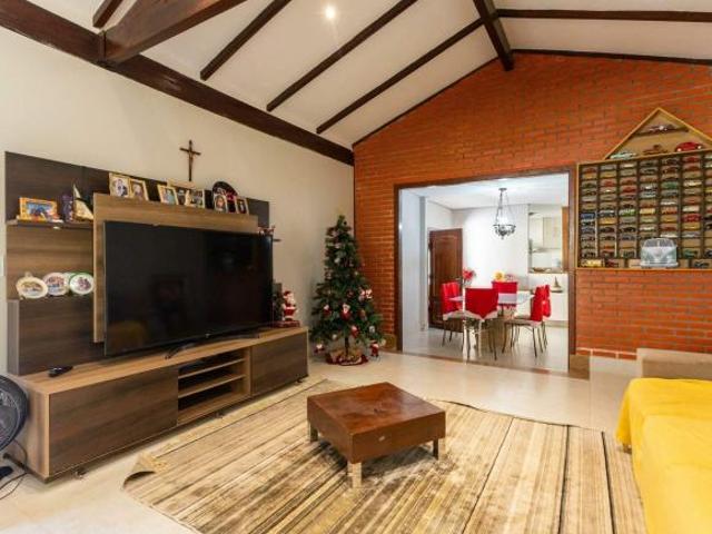 Residencial Recanto dos Pássaros – SHA Conj. 05 – 4 Quartos – 8 Vagas