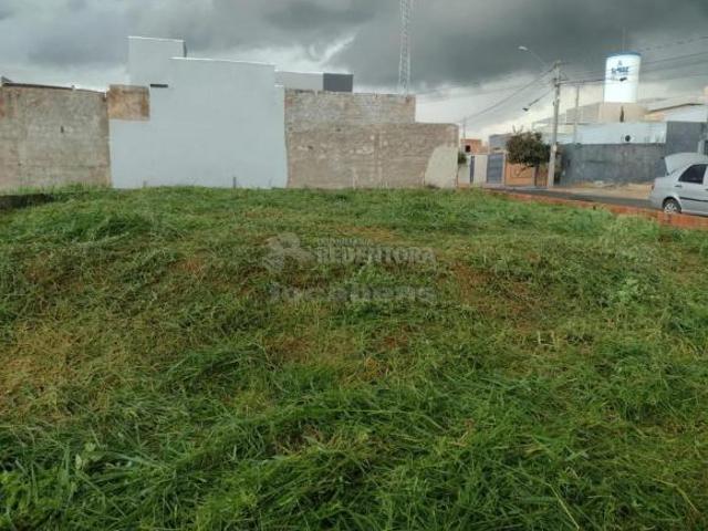 Residencial Santa Regina Terreno de 216m² de esquina
