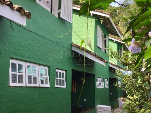 Residencial/Pousada com 6 apartamentos e uma edícula
