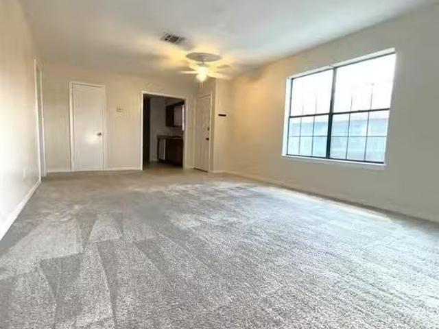 Residential Attached Pensacola, FL 6521 Lake Joanne Dr