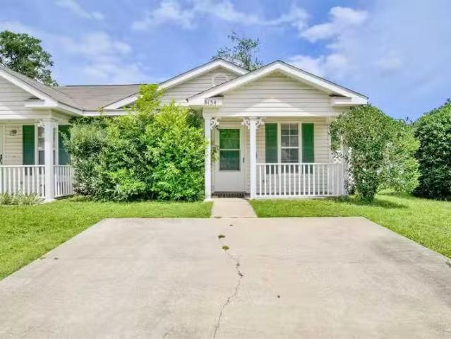 Residential Attached Pensacola, FL 8134 Heirloom Dr