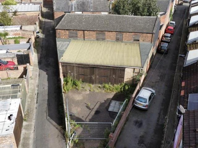Semi detached house for sale