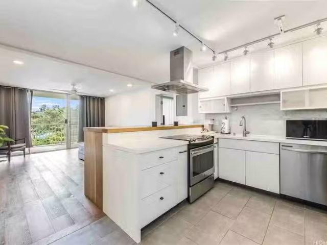 Residential, High Rise 7+ Stories Mililani, HI 95 61 Waikal.