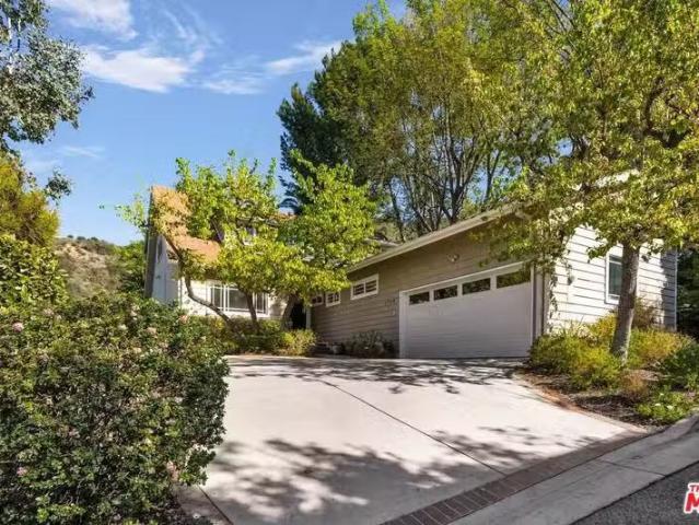Residential Lease, Traditional BEVERLY HILLS, CA 1758 Clear.