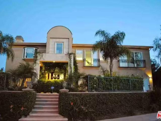 Residential Lease, Traditional Encino, CA 16990 Oak View Dr