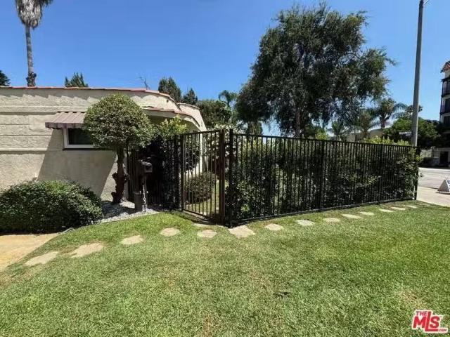 Residential Lease, Bungalow West Toluca Lake, CA 11163 Cama.