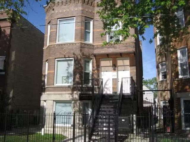 Residential Lease Chicago, IL 1920 N Keystone Ave #2
