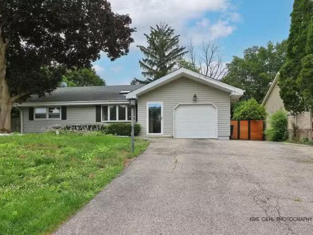 Residential Lease Lindenhurst, IL 304 Hazelwood Dr