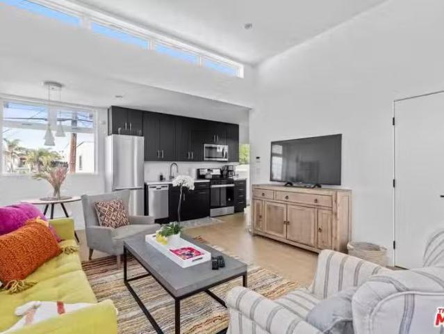 Residential Lease, Modern Venice, CA 823 823 Flower Ave