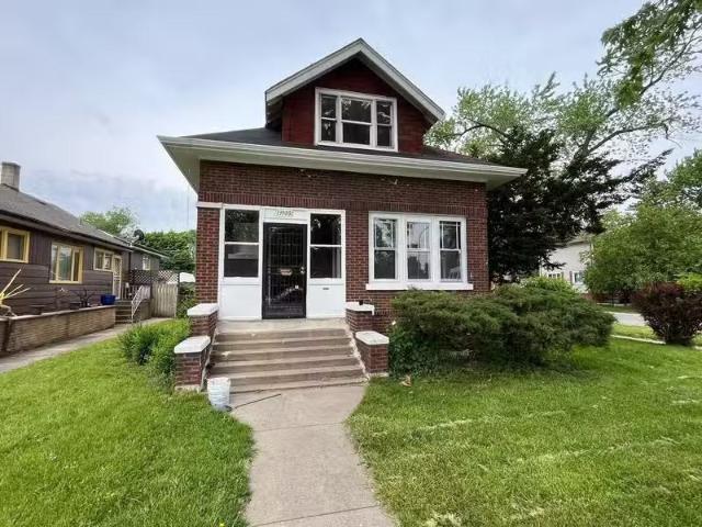 Residential Lease Riverdale, IL 13900 S State St