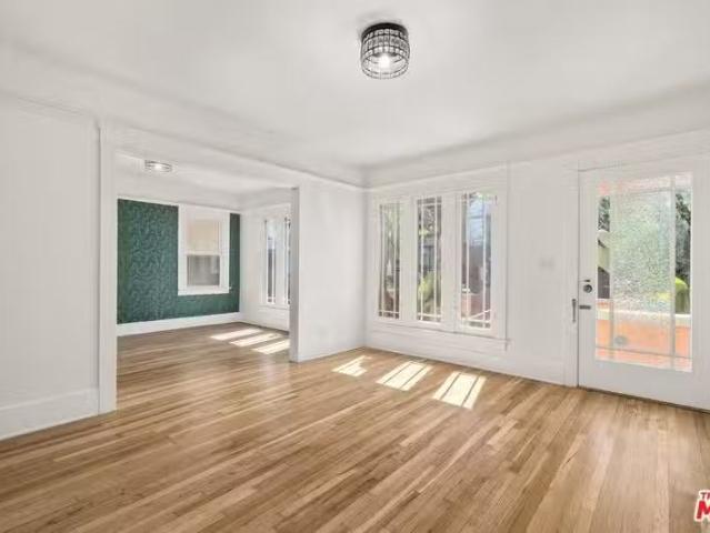 Residential Lease, Spanish Venice, CA 123 Brooks Ave