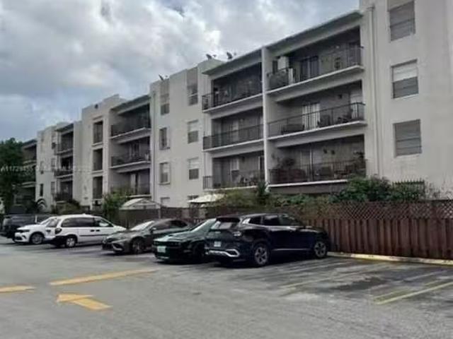 Residential Rental, Condo Hialeah, FL 5665 W 20th Ave #413