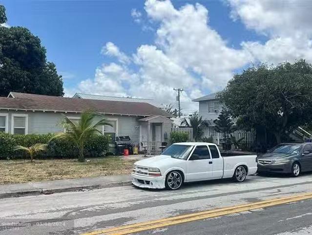 Residential Rental, Single Lake Worth Beach, FL 303 S J St #1