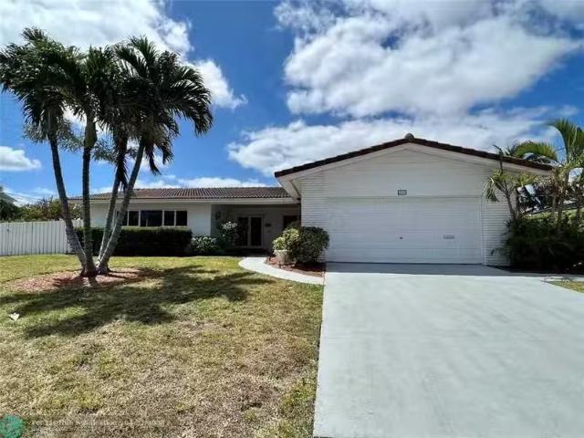 Residential Rental, Single Lighthouse Point, FL 2910 Ne 40t.